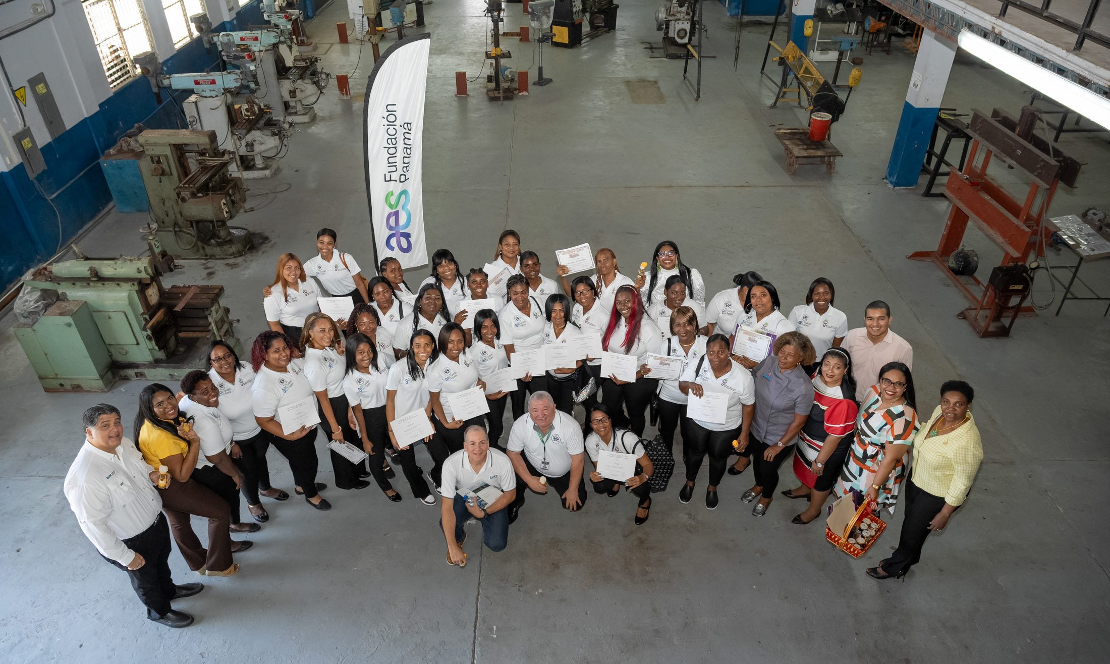 Fundación AES Panamá gradúa a 30 mujeres emprendedoras del programa ...