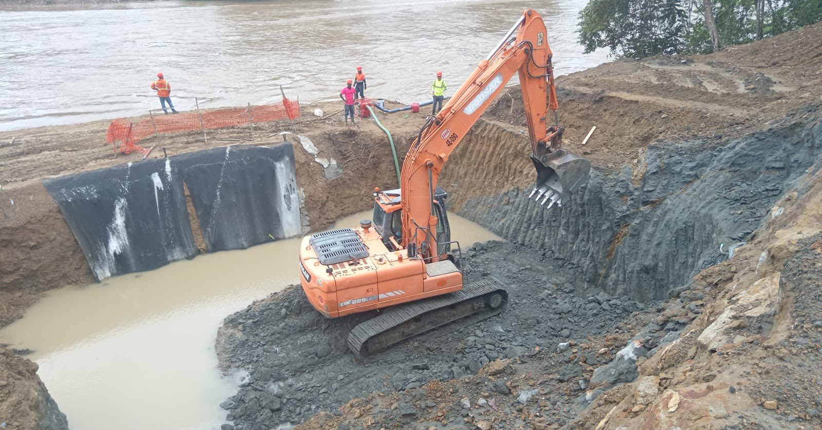 Construcción de puente sobre el río Chucunaque no abrirá el Tapón del ...