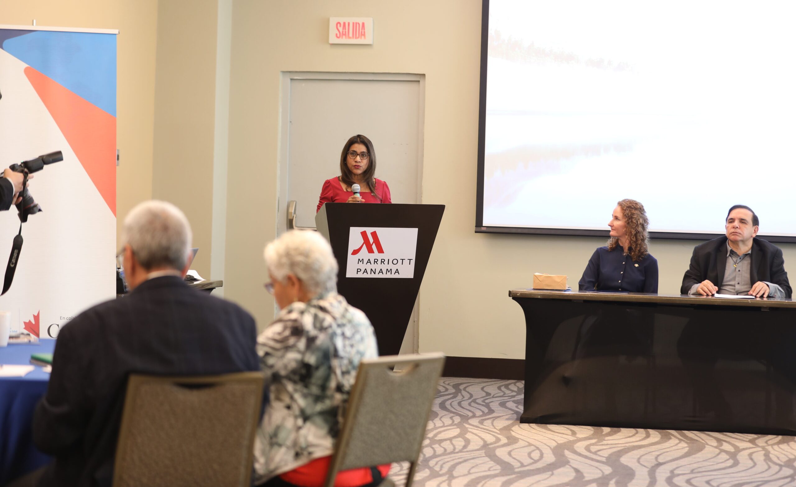 Inauguración del Taller sobre el Manejo Integral de Desechos ...