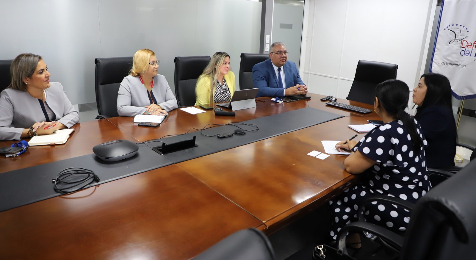 Defensoría e IEI unen esfuerzos para mejorar la vida de los ...