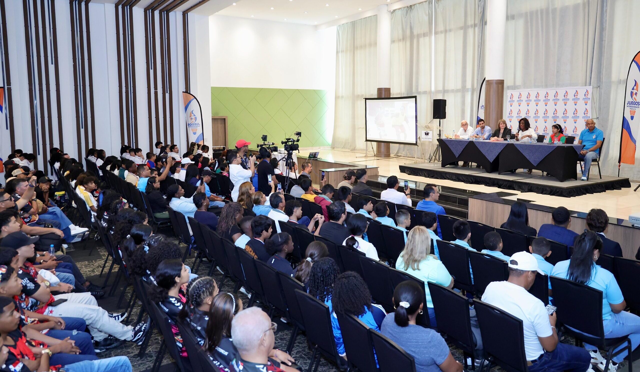 Participación estudiantil asegura el éxito de los juegos de premedia ...