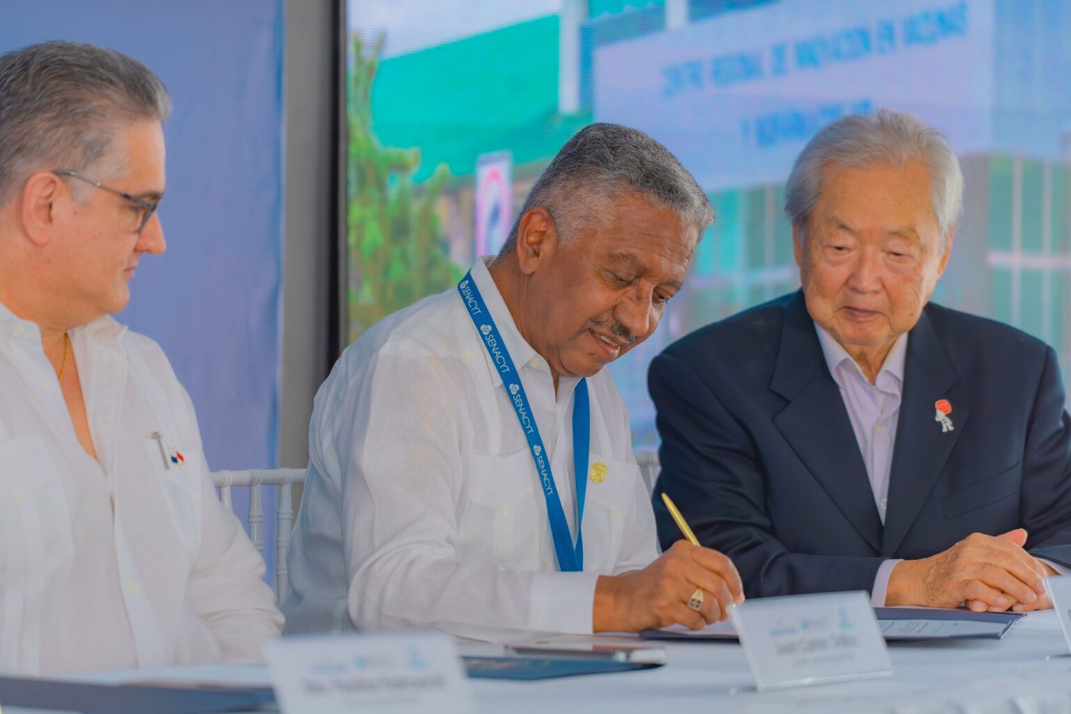 Crivb AIP y Fiocruz de Brasil acuerdan impulsar la innovación en ...