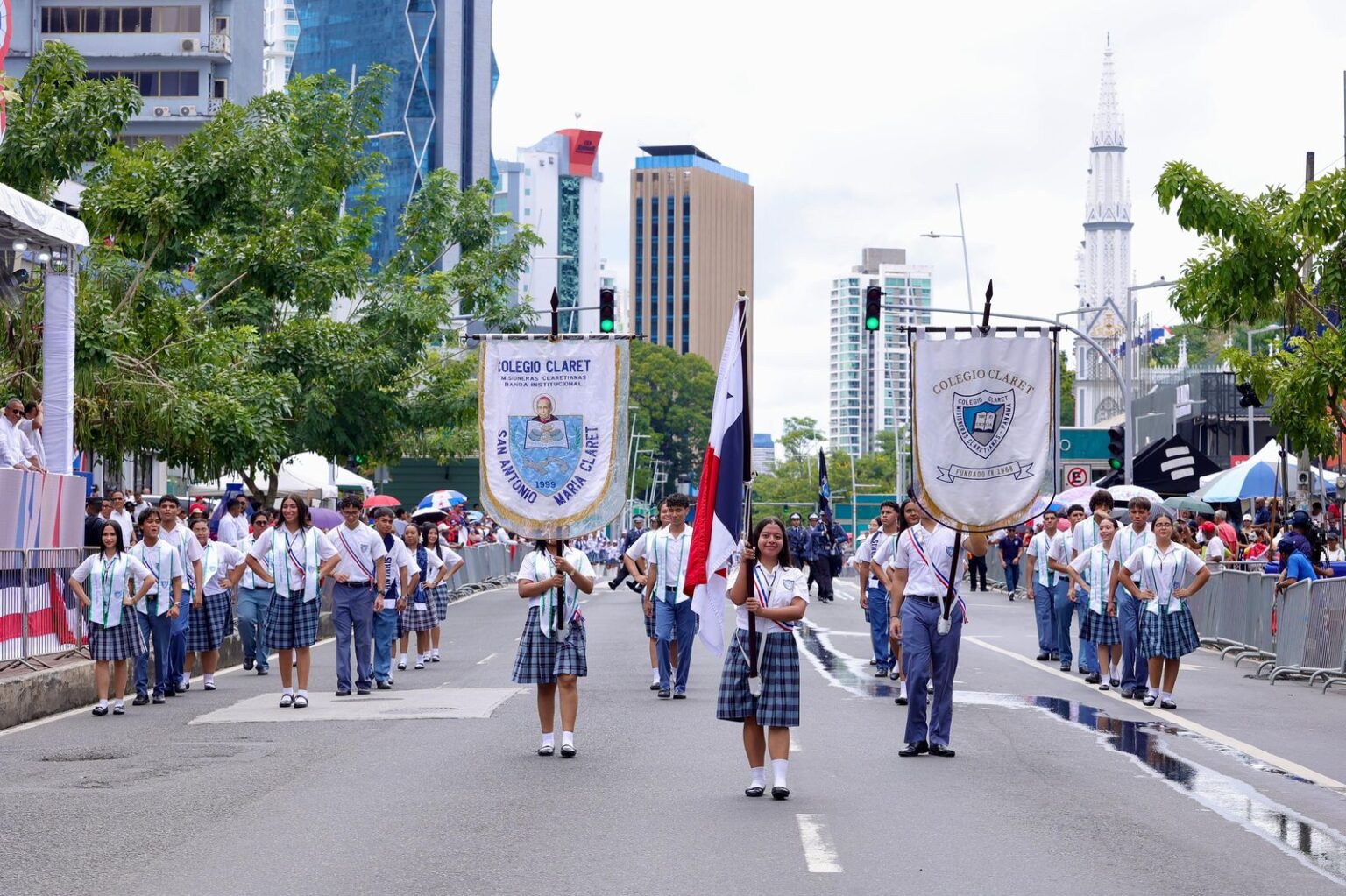 Con gran fervor patriótico, Panamá celebra 122 años de vida republicana ...