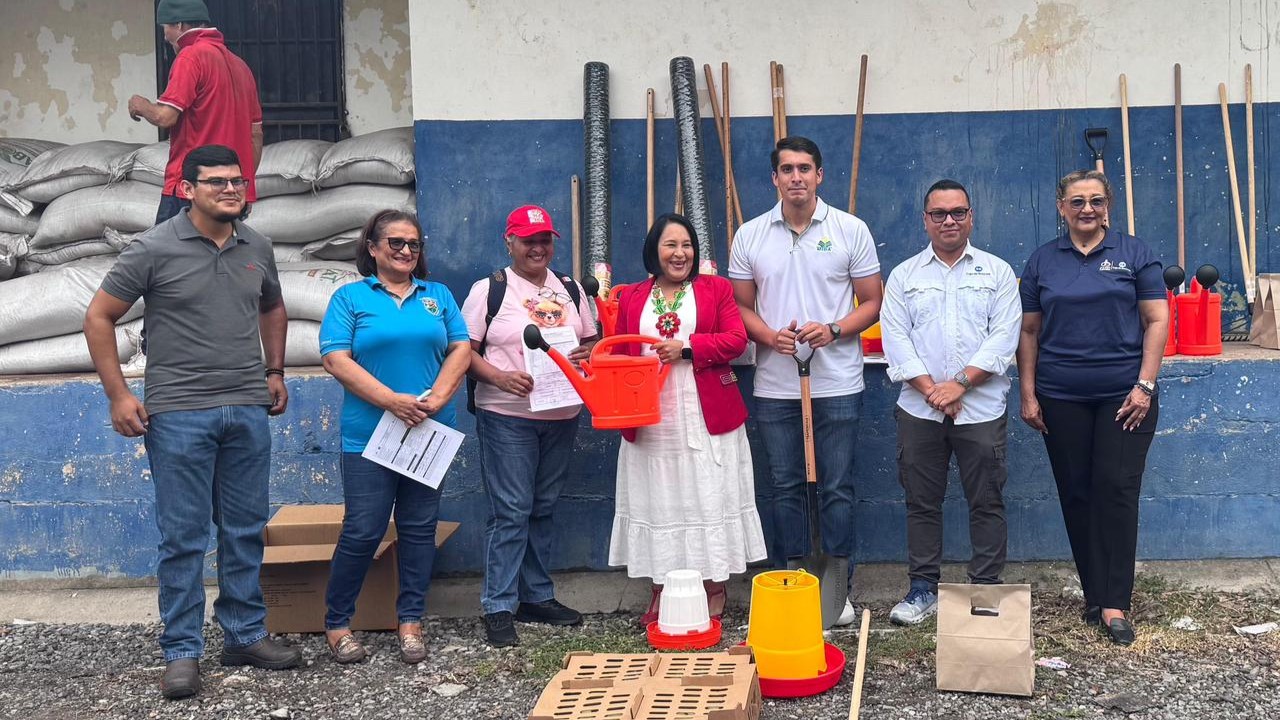 Centros educativos de Chiriquí reciben insumos para impulsar la ...